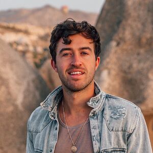 Brett Conti - Wikitia